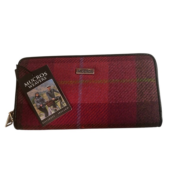 Mucros Weavers | Bags | Nwt Mucros Weavers Ladies Irish Tweed Wallet ...